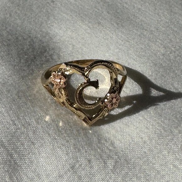 Blusom | Jewelry | Euc 4k Solid Yellow Rose Gold Heart Letter C Initial ...